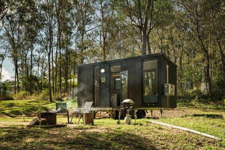 mirror reflections by tiny away