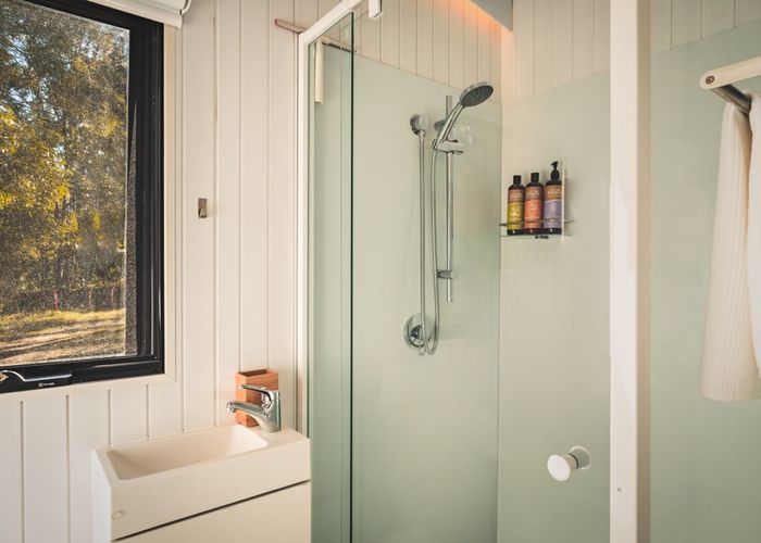 mirror reflections by tiny away